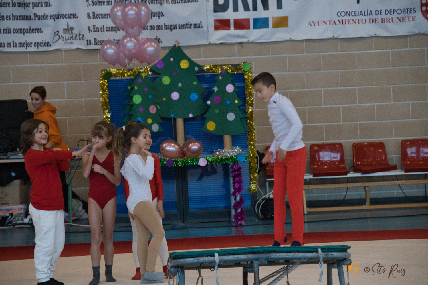 Exhibición Navidad 2022 CDE Pivot. Deportiva Medianos Iniciación - Club ...